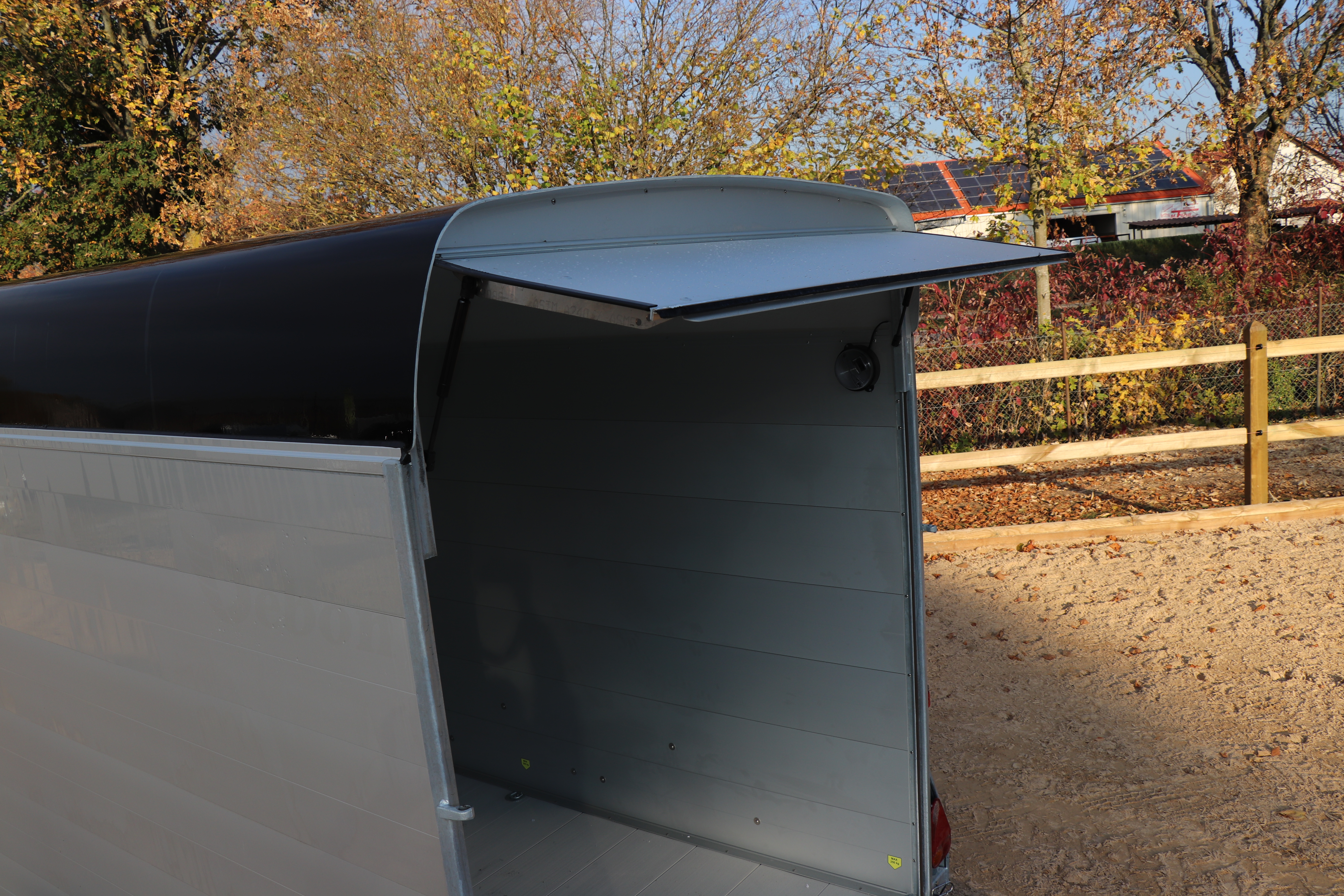 EBNER Fahrzeug- und Anhängertechnik - Cheval Liberte - Roadster C 500